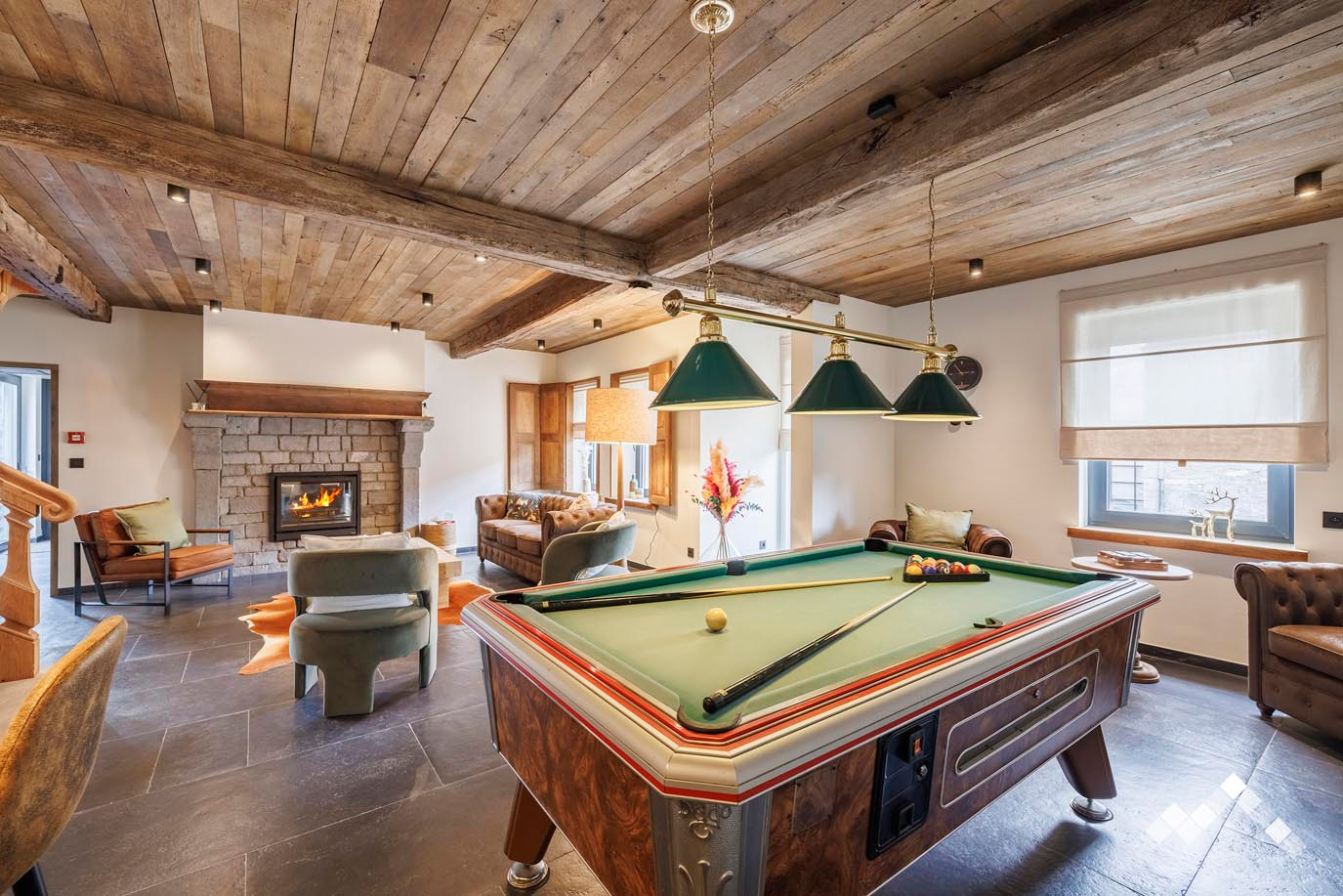 Charme woning "Diligente" in Somme-Leuze – Jacuzzi, Sauna en Biljart